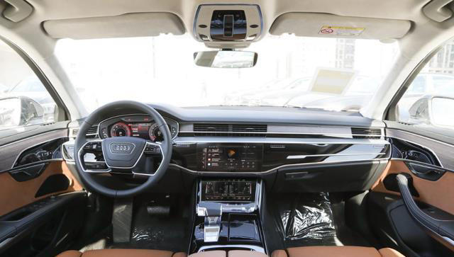 全系优惠20万+，轴距3128mm，配多款动力组合，带你看奥迪A8L