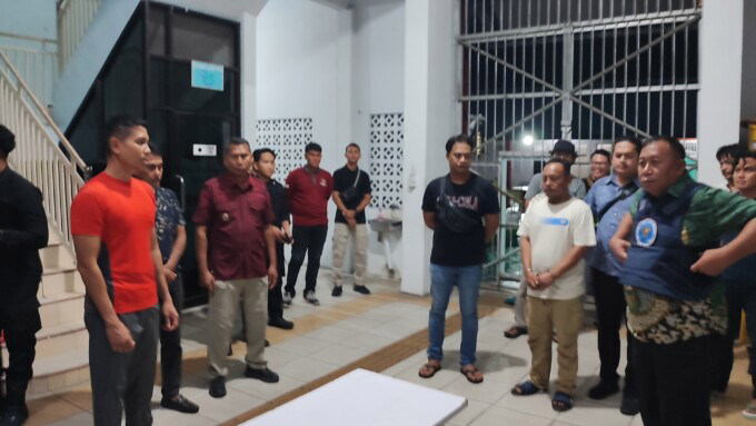 Narkoboy Masuk Rutan palangka Raya, Dua Oknum Sipir Tergiur Upah Rp2,7 Juta Narkoboy Masuk Rutan palangka Raya, Dua Oknum Sipir Tergiur Upah Rp2,7 Juta