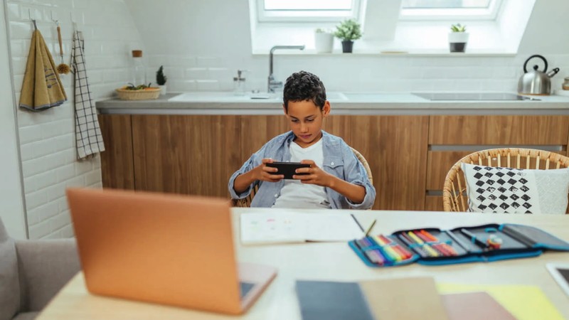 Managing screen time for children: strategies for a balanced lifestyle