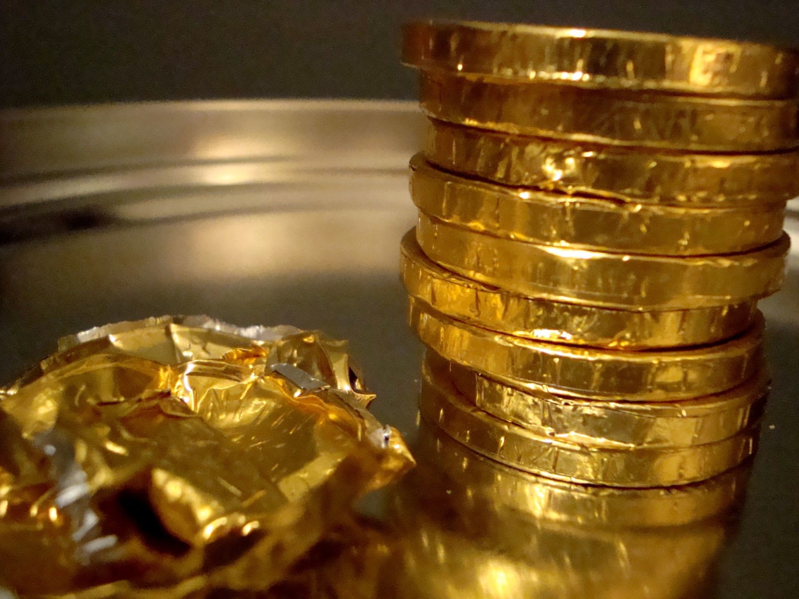 Gold inches above $2,700/oz: can prices keep upside momentum?