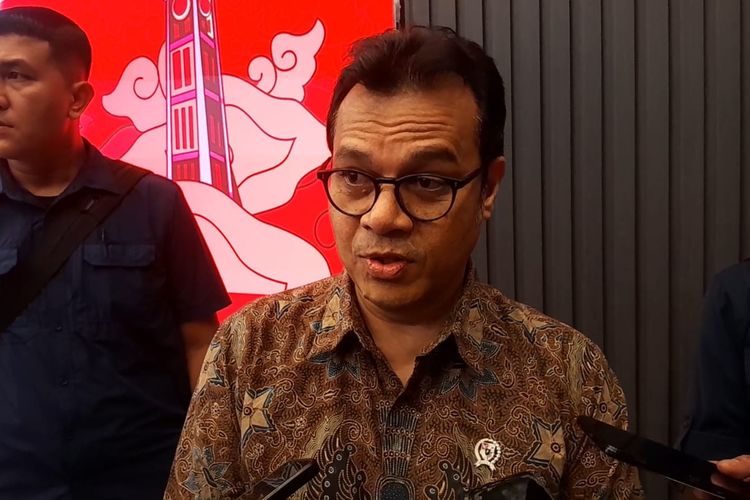 Wamenkomdigi: Indonesia Bisa Keluar dari middle Income Trap dengan ...