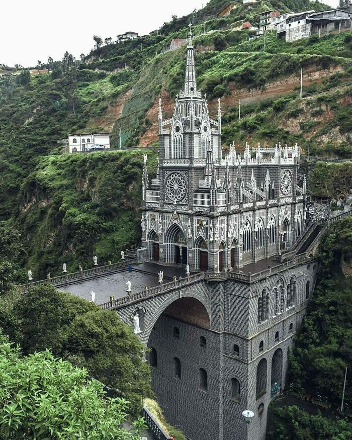 88 Photos Of Churches That’ll Make You Religious About Architecture