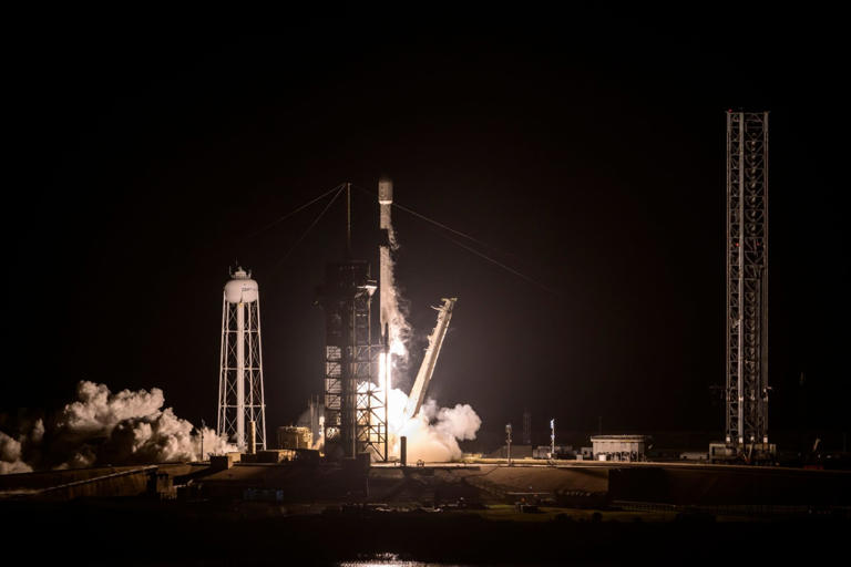 Private moon landers from the US and Japan launched from Florida