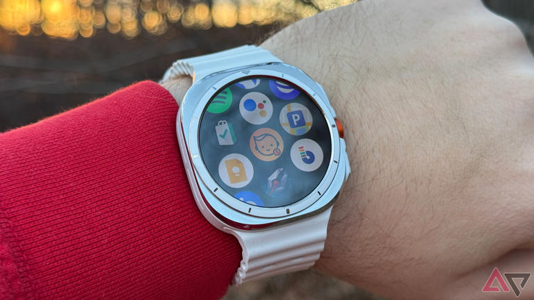 I'm lazy — here are 5 non-fitness ways I use a smartwatch anyway