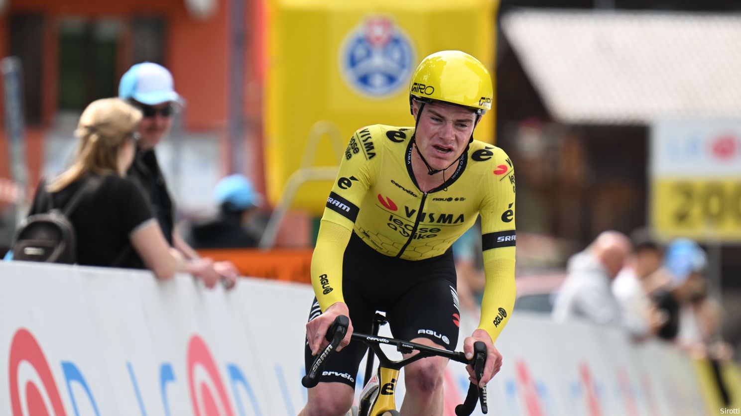 11-rider ‘white jersey group’ from Visma | Lease a Bike: who are they ...