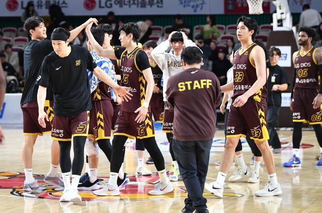 '충격' KBL 디펜딩챔피언이 무너졌다! KCC, 마카오에 패배→조별 탈락...LG, 삼성 꺾고 3연승→단독 3위