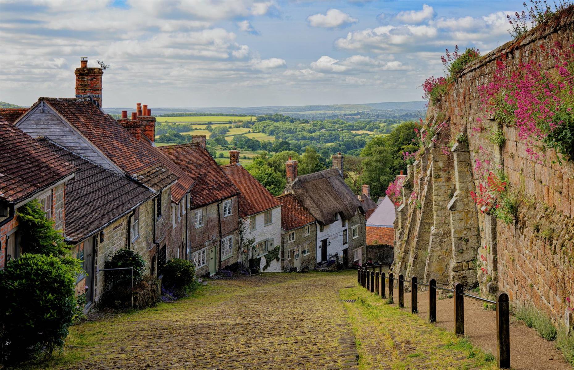 Which UK streets are among the world's steepest?