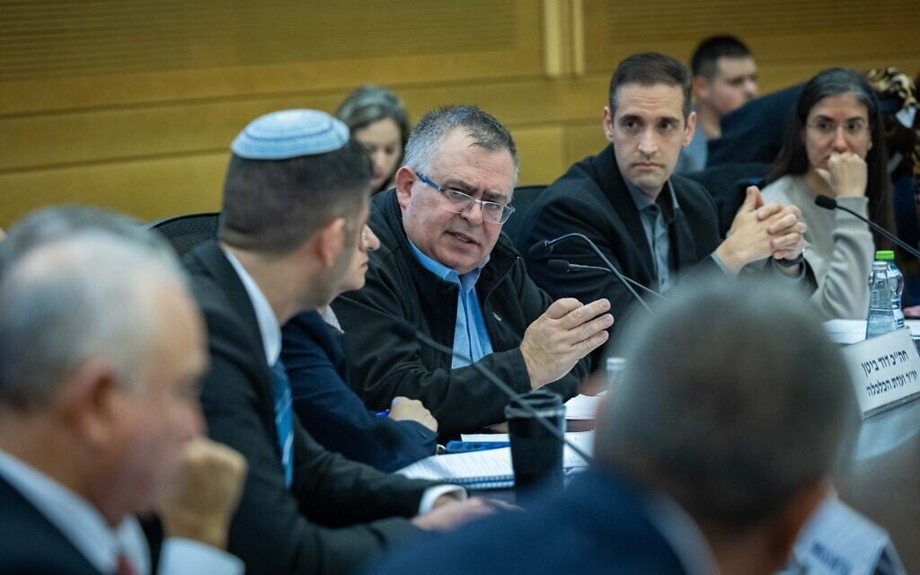 Criticizing own party, Likud MK blocks bill to shutter public broadcaster