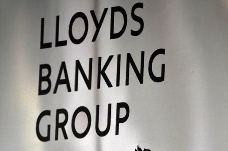 Warning issued to anyone who banks with Lloyds or Halifax over 'huge ... Warning issued to anyone who banks with Lloyds or Halifax over 'huge ...
