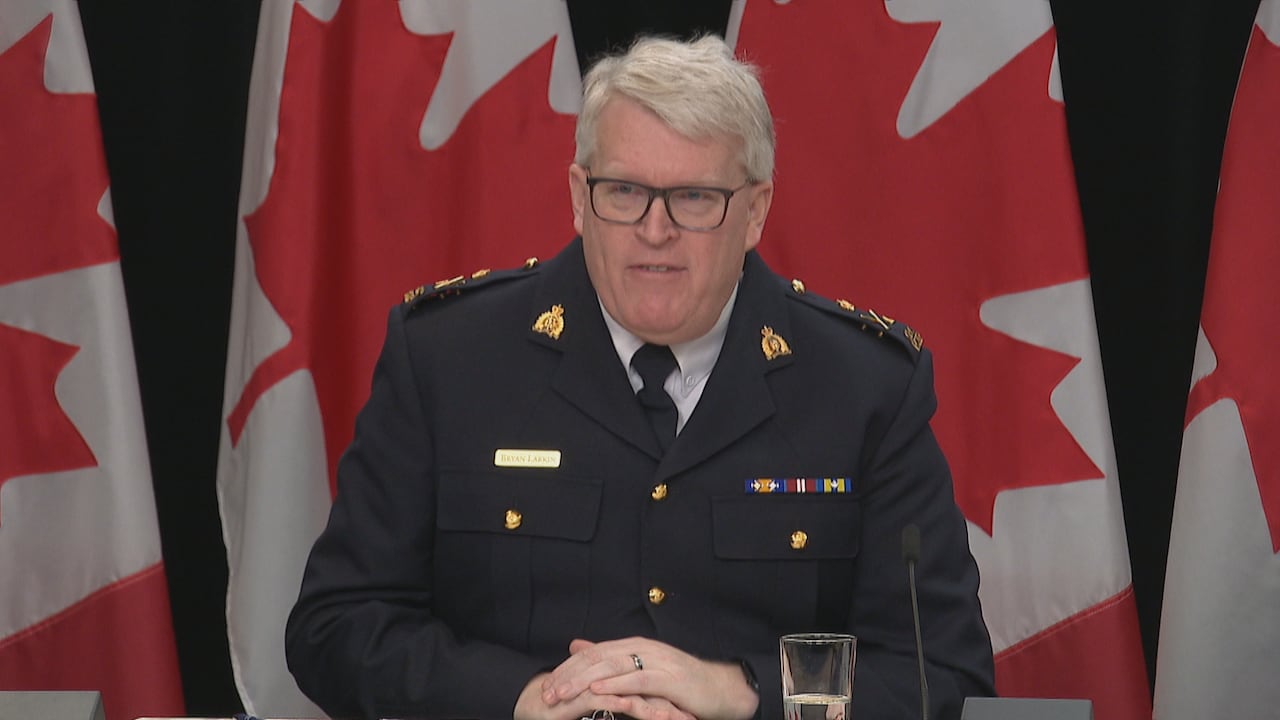 RCMP confirms 2 Black Hawk helicopters are being deployed to border