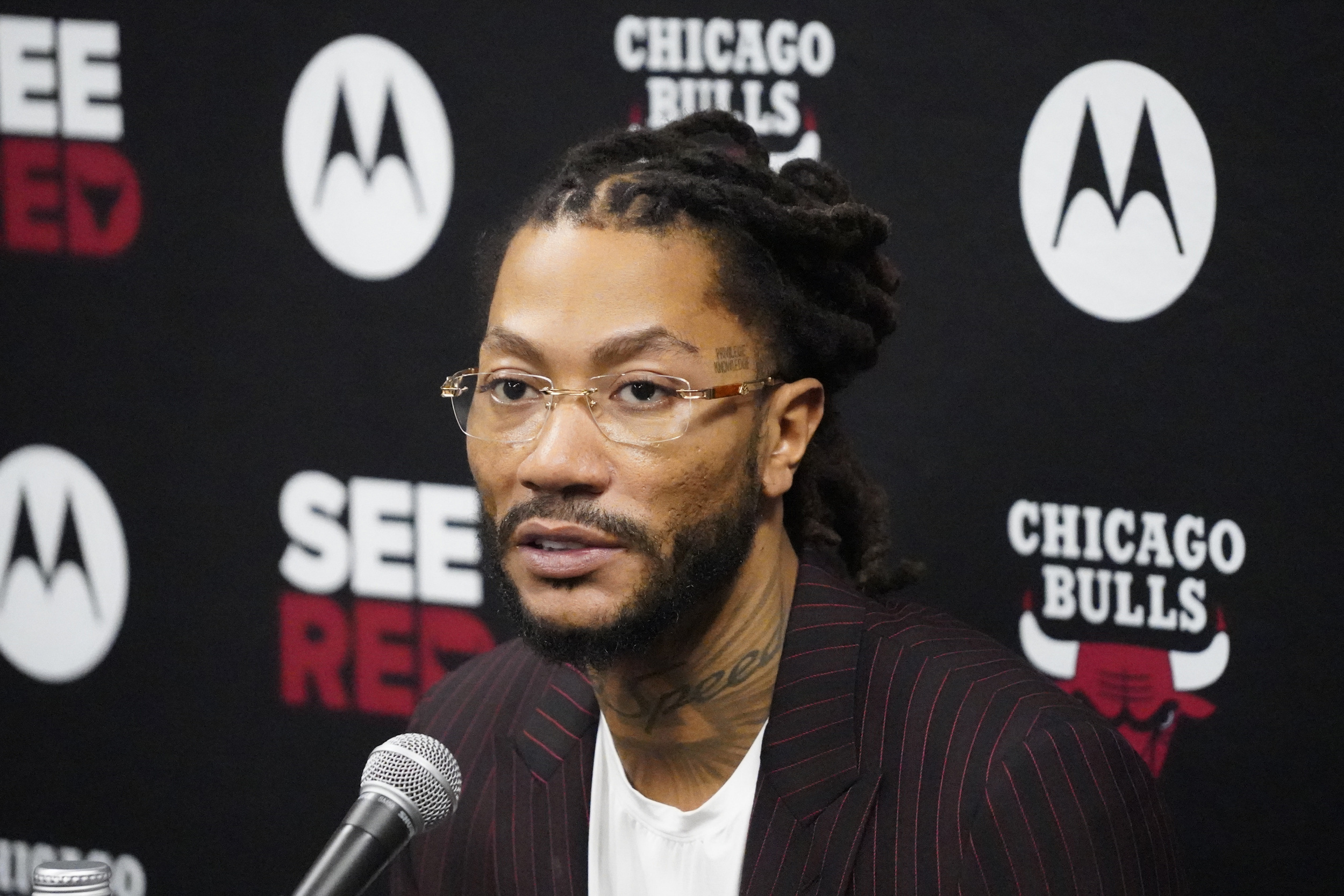 Michael Jordan Was Happy To See Derrick Rose Become Youngest MVP In NBA ...