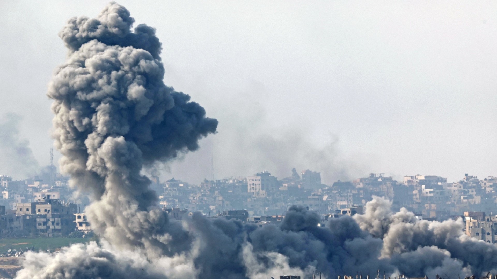 Israel ramps up attacks in Gaza despite potential ceasefire deal