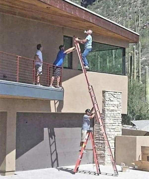 40 Funny OSHA Fails For Workers Whose Motto Is "Safety Last"