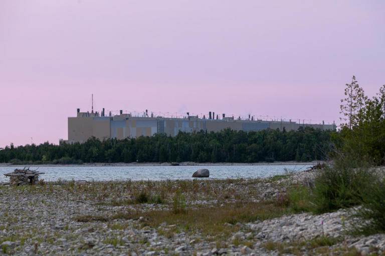 Ontario starts work that could launch massive new nuclear power ...