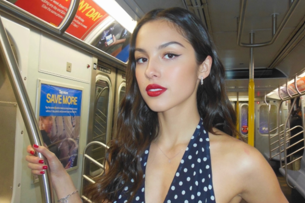 Olivia Rodrigo diz ter sido “perturbador” ver vídeo do ICE com sua música