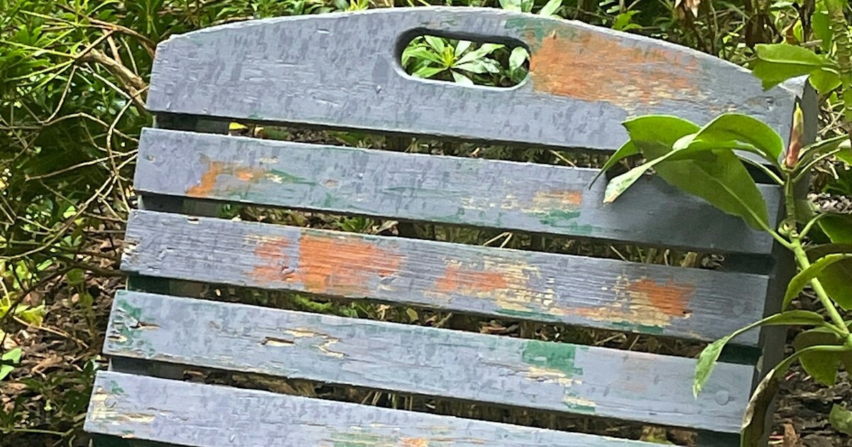 8 Ways To Recycle Old Chairs Into Your Garden