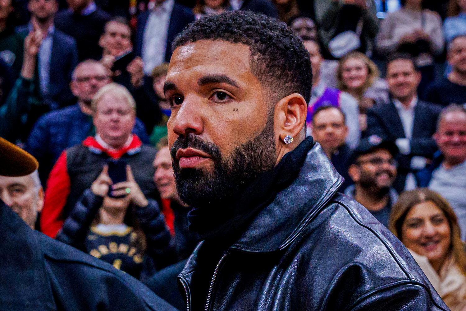 Drake files federal lawsuit against UMG for defamation over promotion ...