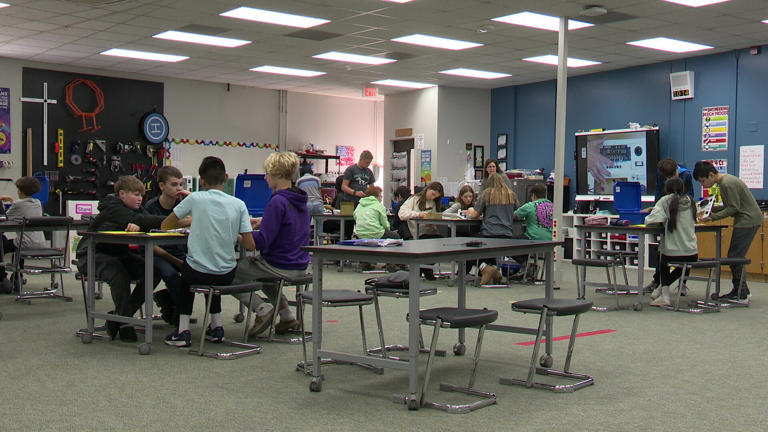 Marshall Middle School 7th graders build solar suitcases to help ...