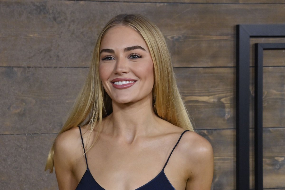 12 photos of the 'Landman' cast