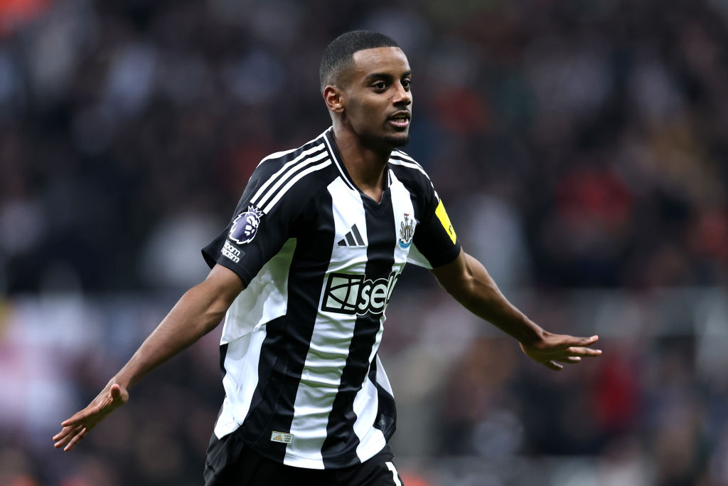 Alexander Isak told he can leave Newcastle United and join any Premier ...