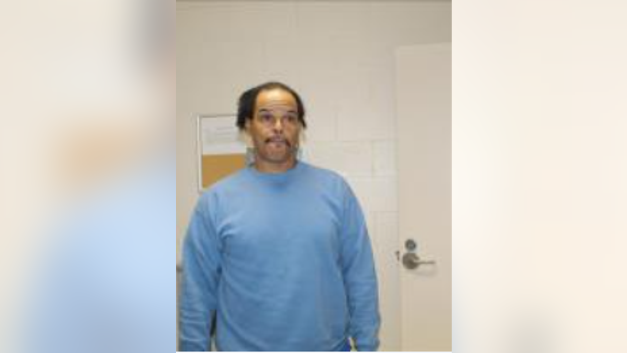 Who is Robert Lee Davis III? What we know about the suspect in deputy's ...