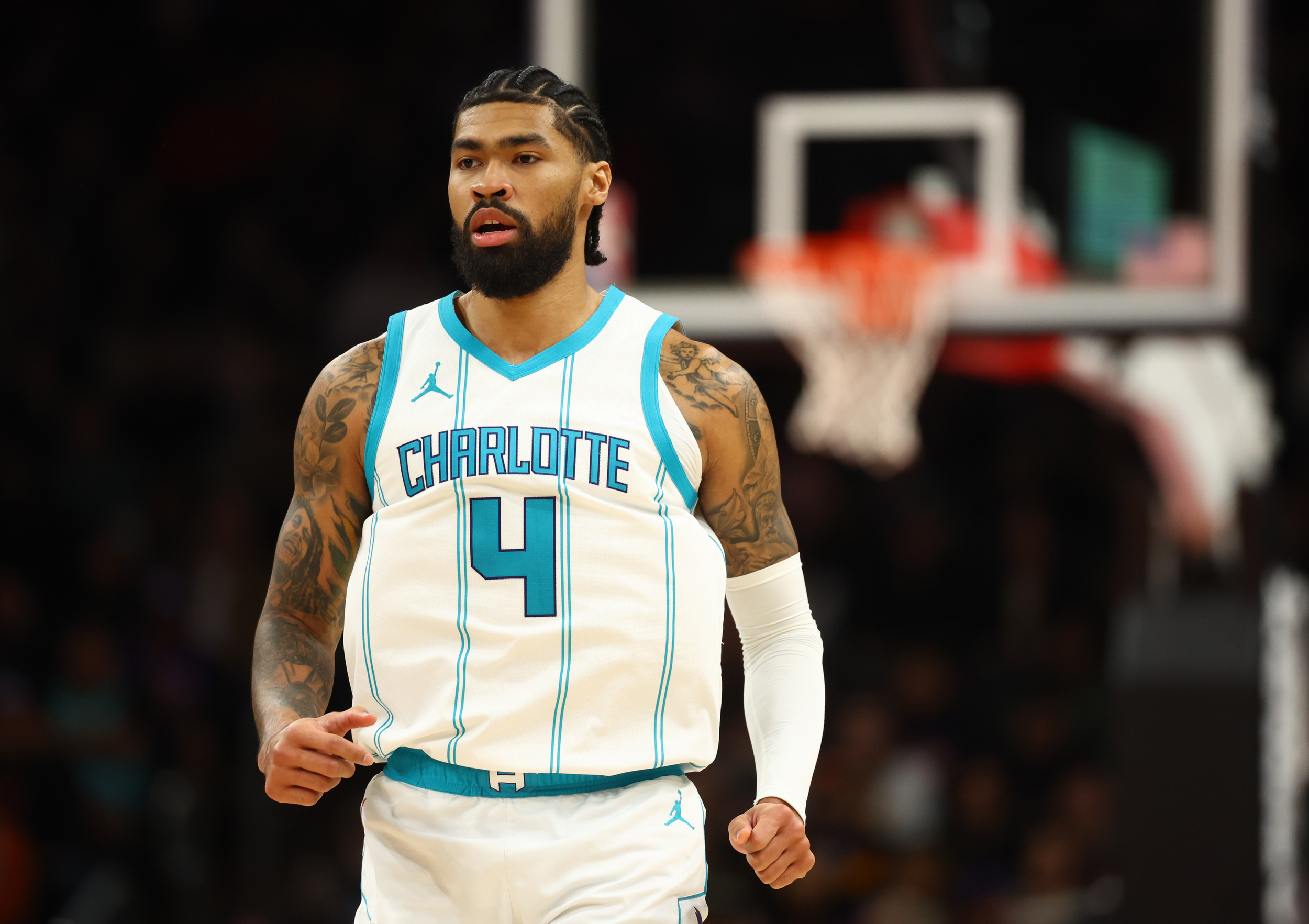 Hornets trade Nick Richards to Suns for Josh Okogie, picks