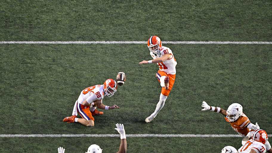 Clemson Tigers Nolan Hauser Earns FWAA Freshman Special Teams Player of ...