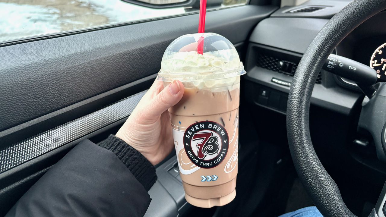 We tried 7Brew, the nation's trendiest coffee chain