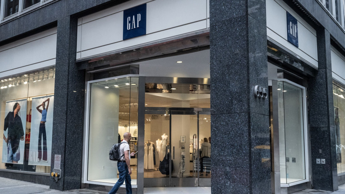 Gap Is Selling a 'Perfect' $98 Denim Jacket for as Low as $39, and Shoppers Say It Gets 'So Many ...