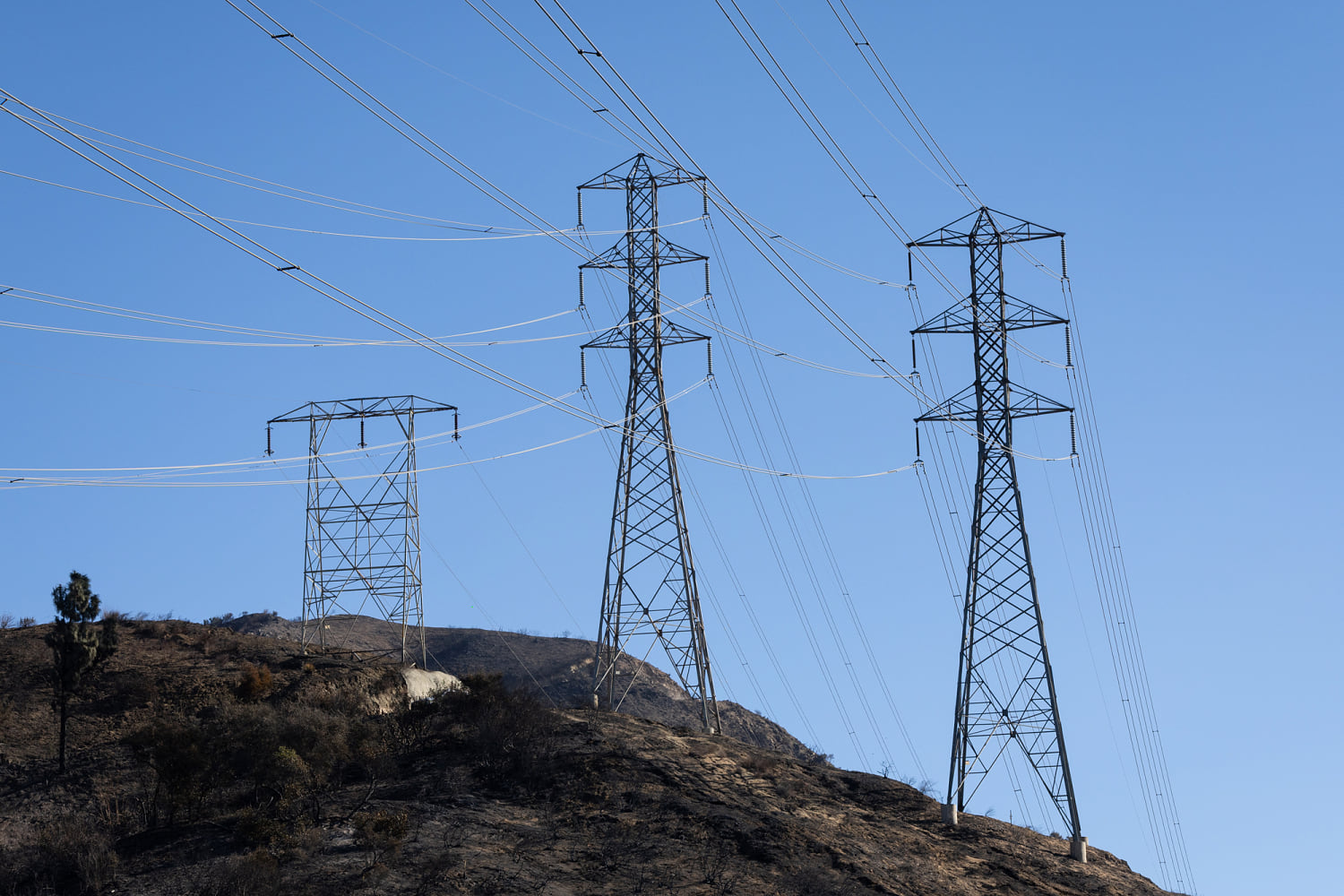 Electrical tower a focus as Eaton Fire's potential origin after video ...