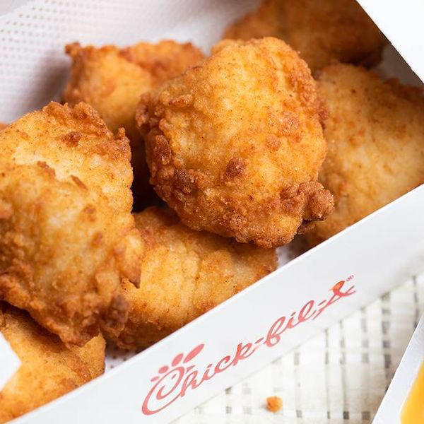 Chick-Fil-A’s “Iconic” Valentine’s Day Heart Trays Are Officially Ready ...