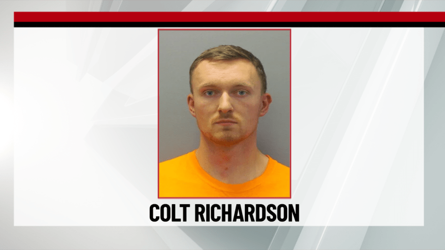 Former Iowa cop pleads guilty to sending explicit images to minor