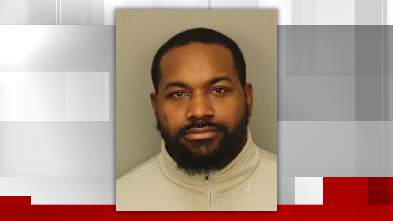 Former Alabama football player arrested on domestic violence charges