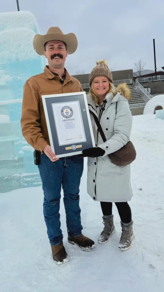 Minnesota Ice Festival boasts world's largest ice maze