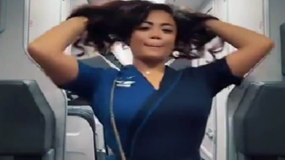 Twerking on the job gets flight attendant fired – You won't believe her ...