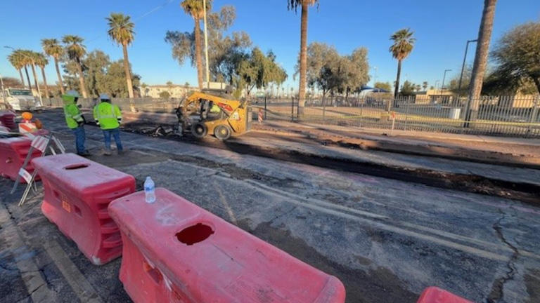 Water main break shuts down portion of busy road near downtown Phoenix