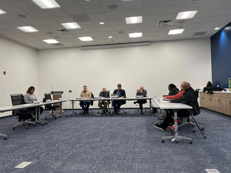 SARTA approves contract with bus drivers, mechanics with signing bonus ...