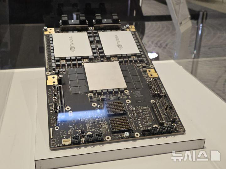 [경주 APEC]엔비디아, 韓에 GPU 26만장 공급…'AI 인프라' 확고