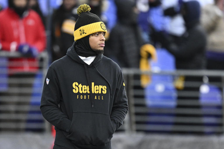 Mike Tomlin Says Justin Fields Proved He’s A Capable Starter Mike Tomlin Says Justin Fields Proved He’s A Capable Starter