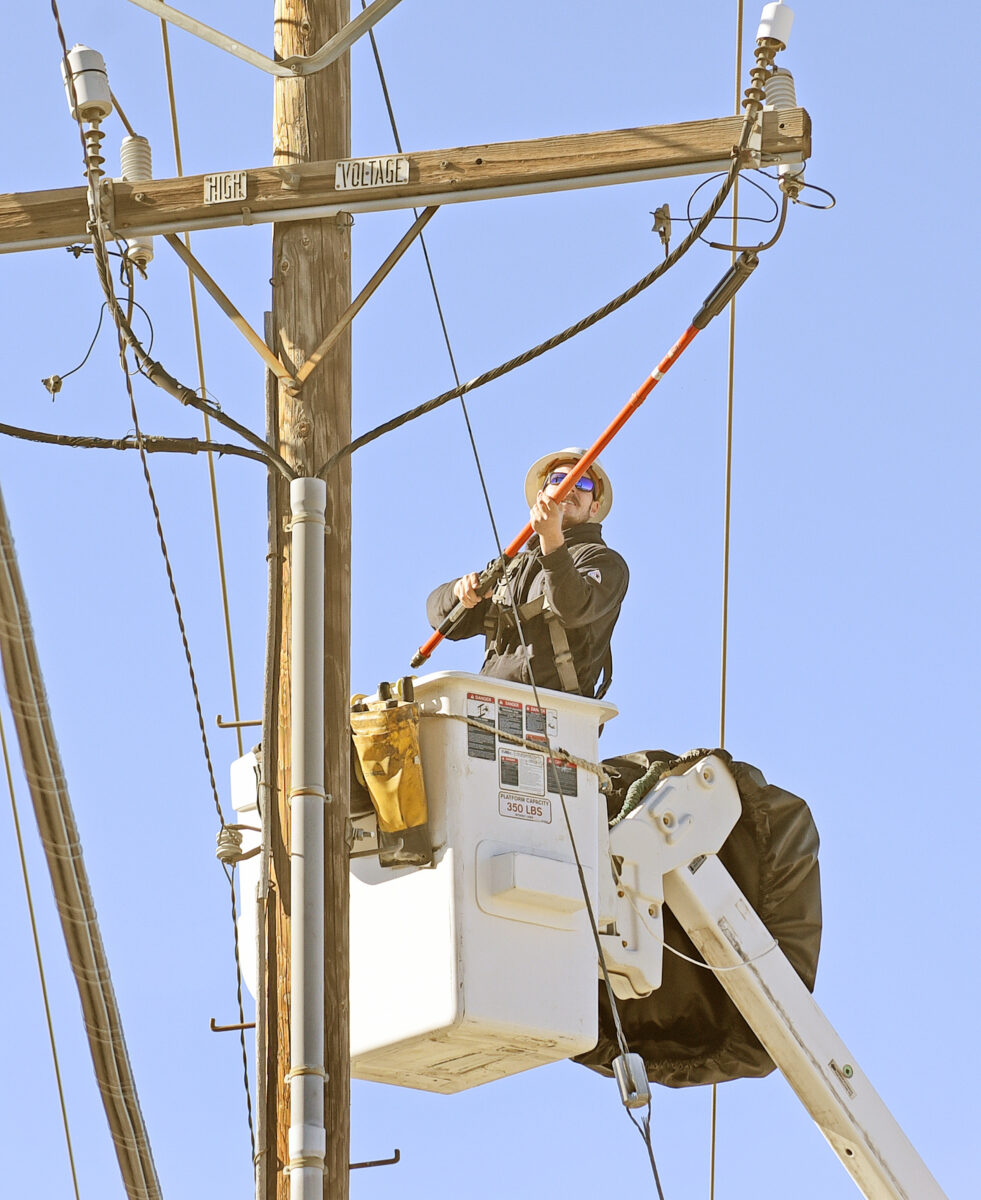 Residents share SCE gripes with City Council