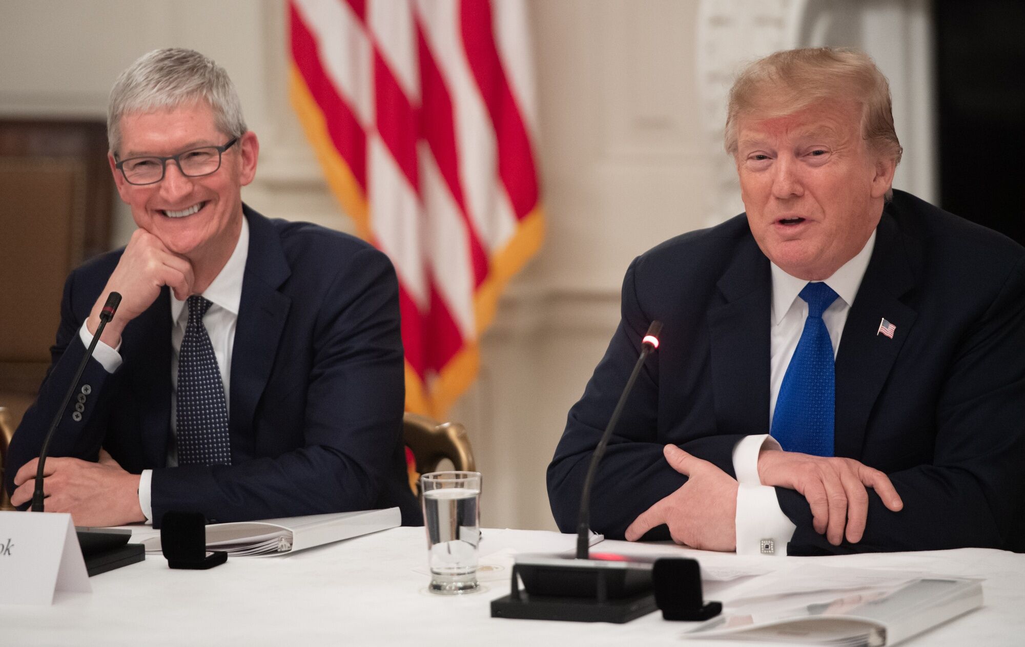 Apple’s Tim Cook Plans to Join Tech CEOs at Trump’s Inauguration