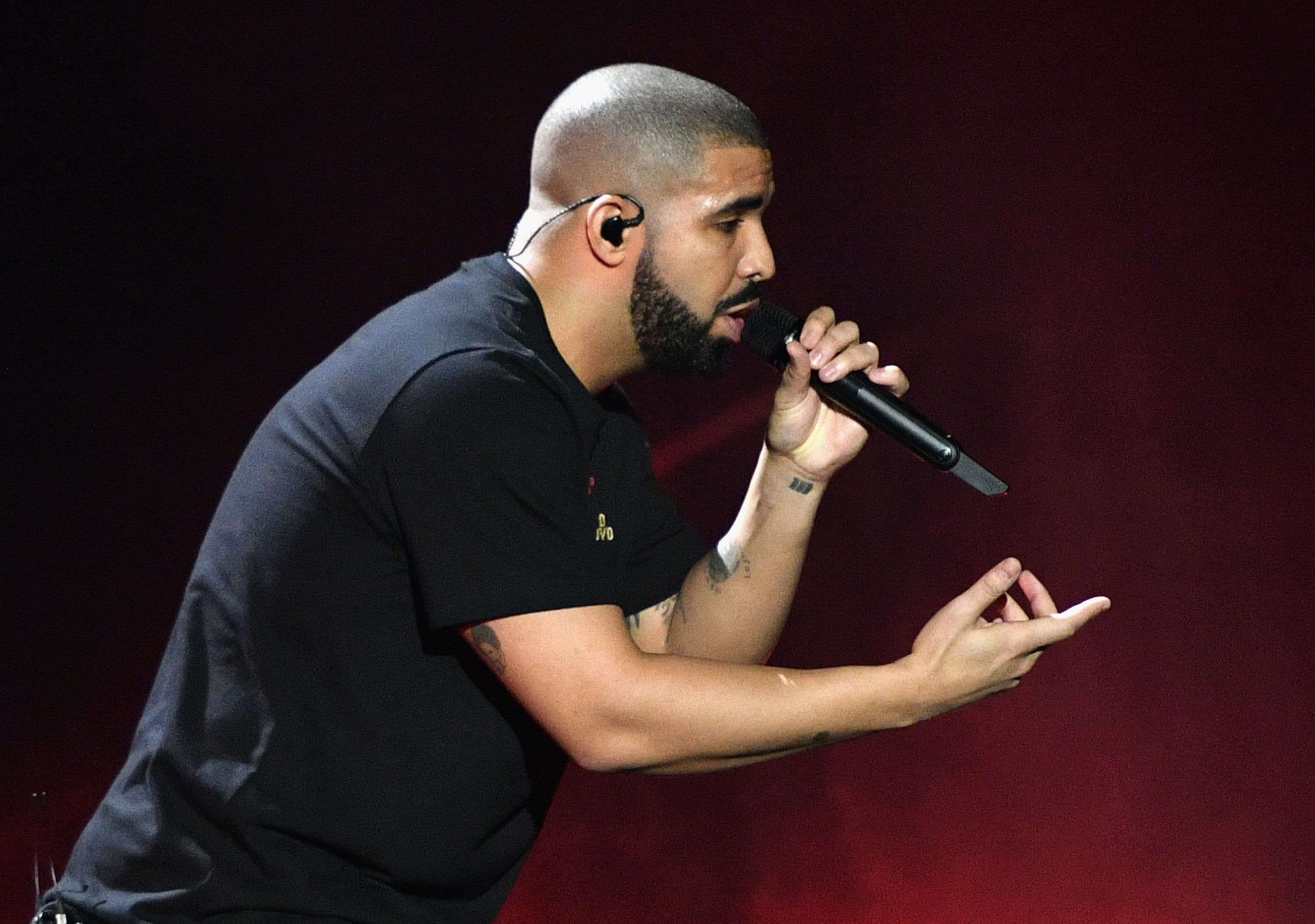 Drake sues Universal Music for defamation related to Kendrick Lamar ...