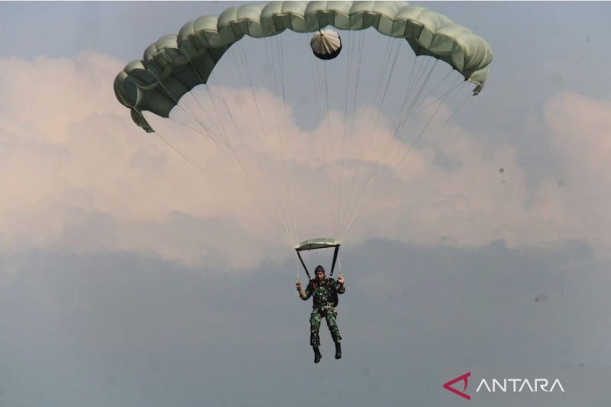 Mengasah Kemampuan Tempur, Batalyon Komando 464 Kopasgat Latihan Terjun ... Mengasah Kemampuan Tempur, Batalyon Komando 464 Kopasgat Latihan Terjun ...