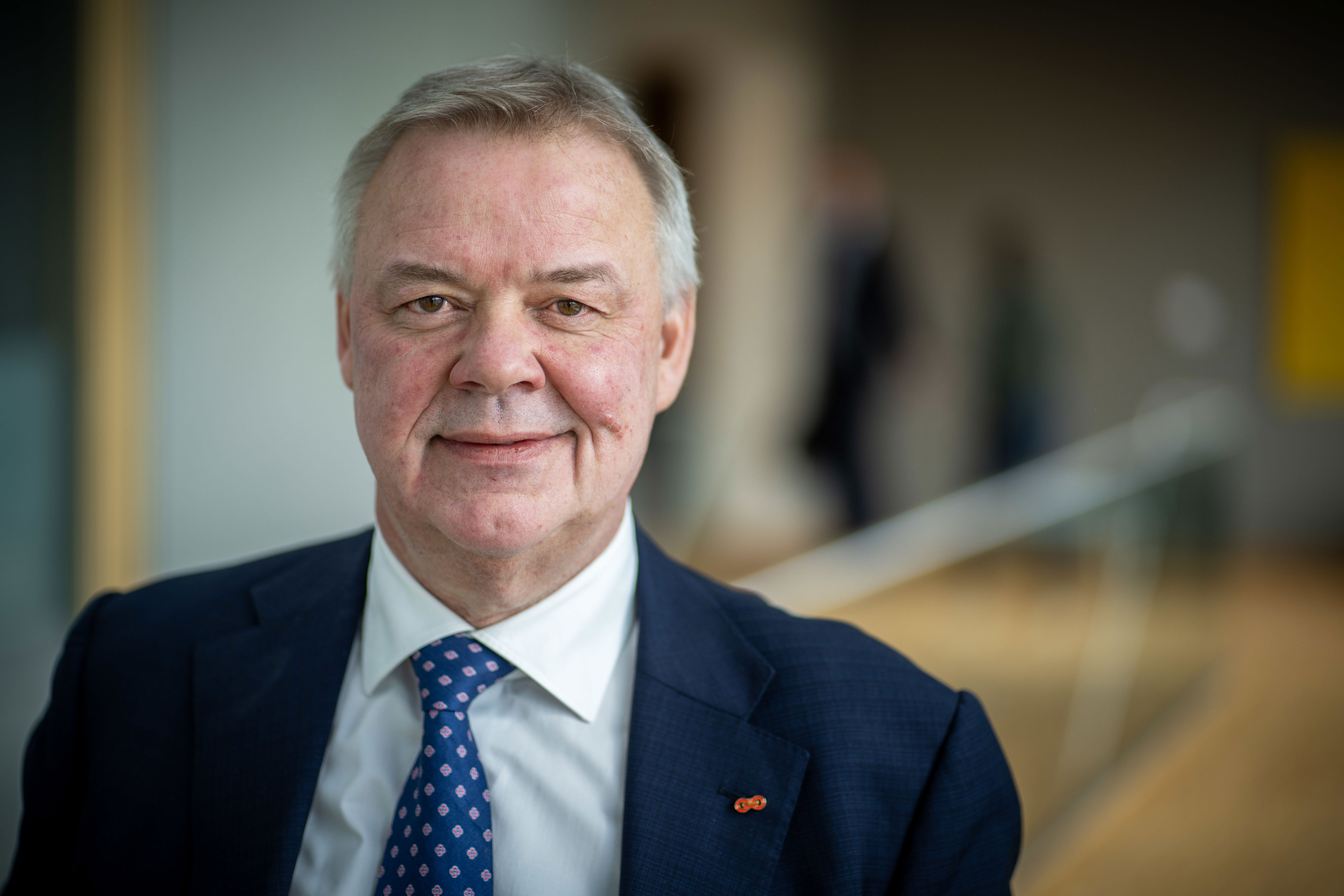 Norges største fondsforvalter flytter norske fond til Sverige