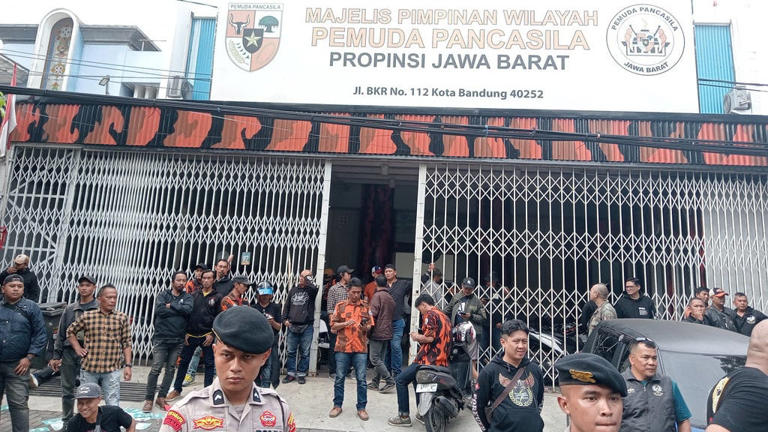 Polisi: Bandung Kondusif usai Bentrokan Pemuda Pancasila & GRIB Polisi: Bandung Kondusif usai Bentrokan Pemuda Pancasila & GRIB