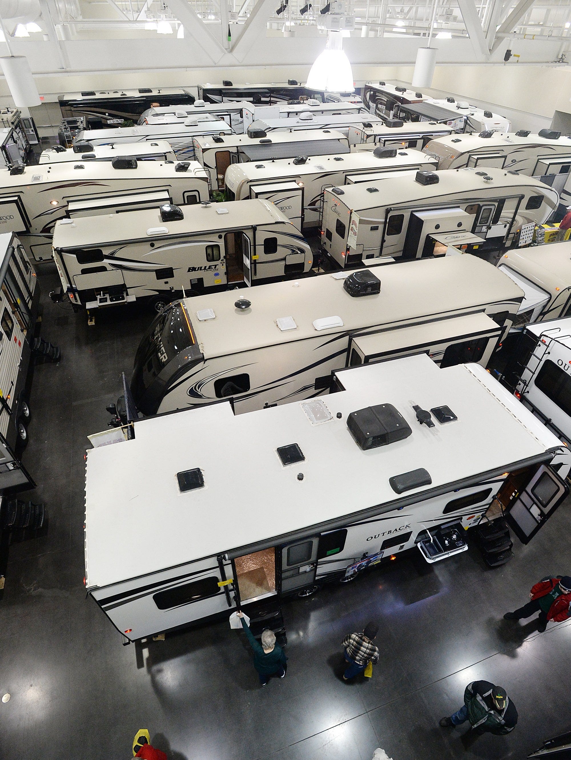 Homes on wheels, lab puppies and big-game scoring on display at Erie RV ...