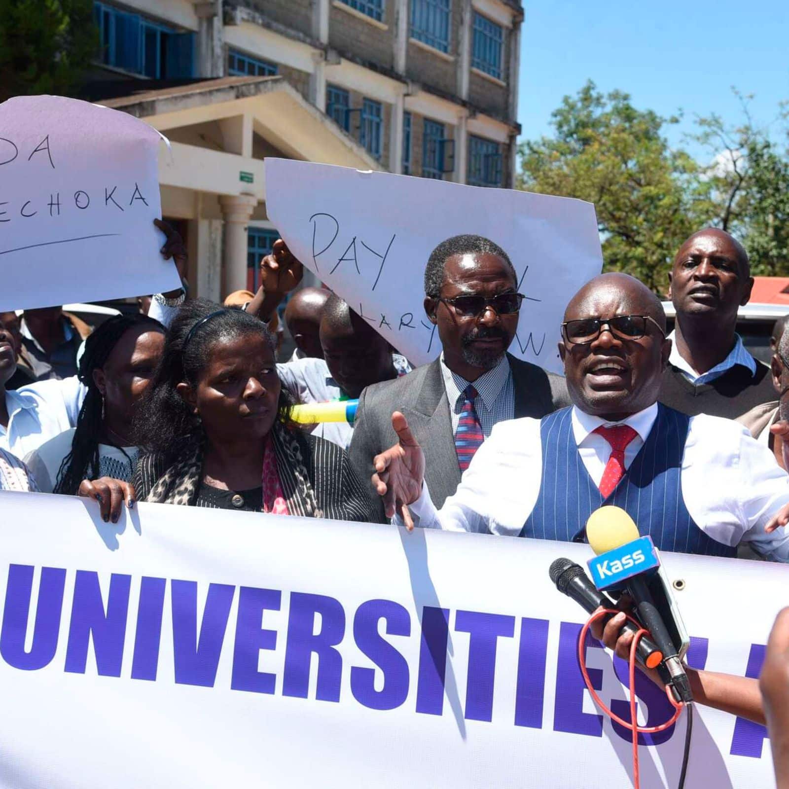 Lecturers Issue Strike Notice