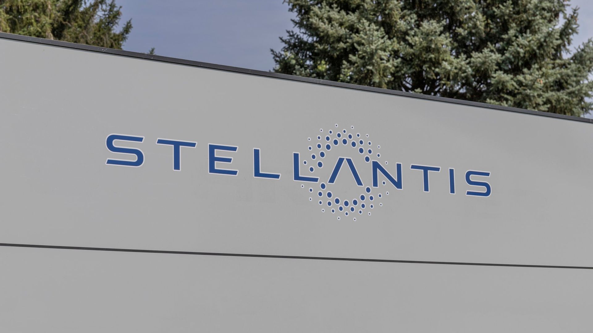 Stellantis sceglie il nuovo ceo: si affida ad Antonio Filosa per il ...