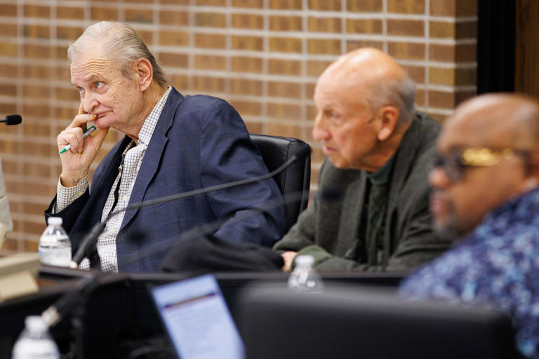 School trustee's behavior is disruptive, unacceptable | Letters