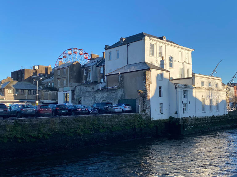 I booked a trip to Ireland on a whim. Within days, I'd met my future ...